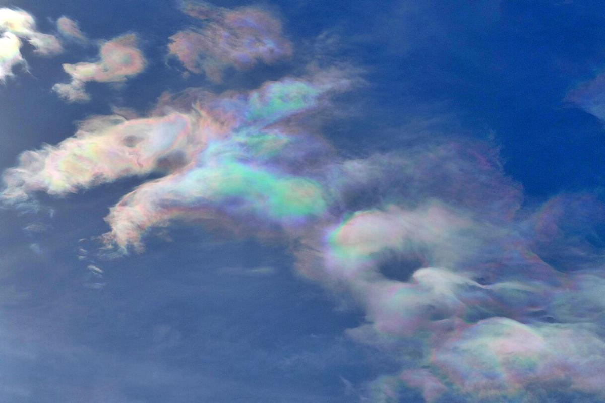 Nubes iridiscentes: qué son y cómo se forman - Resumen y fotos