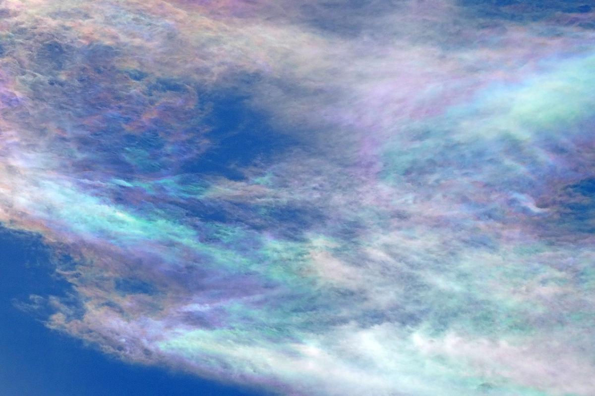 Nubes iridiscentes: qué son y cómo se forman - Resumen y fotos